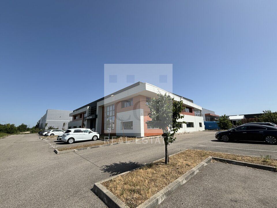 Location commerce 2853 m² à Jonage-69330 (26 390 €) | LeSiteImmo
